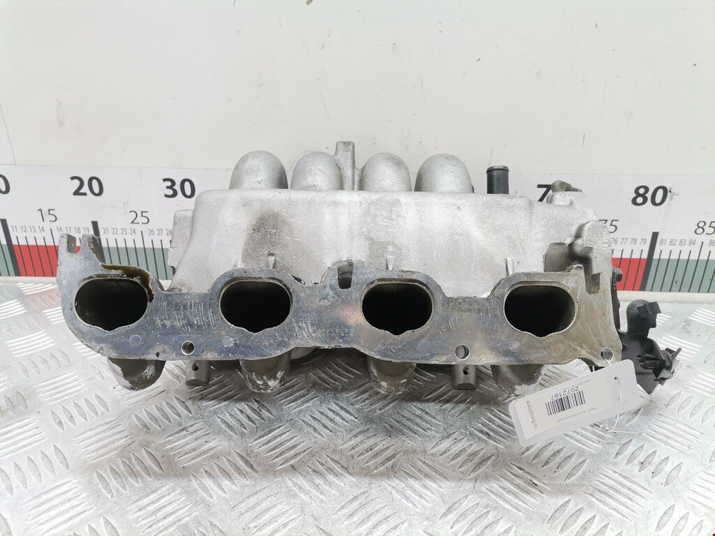 Коллектор впускной Volvo S40 V40 1 8250392 арт. 2072167