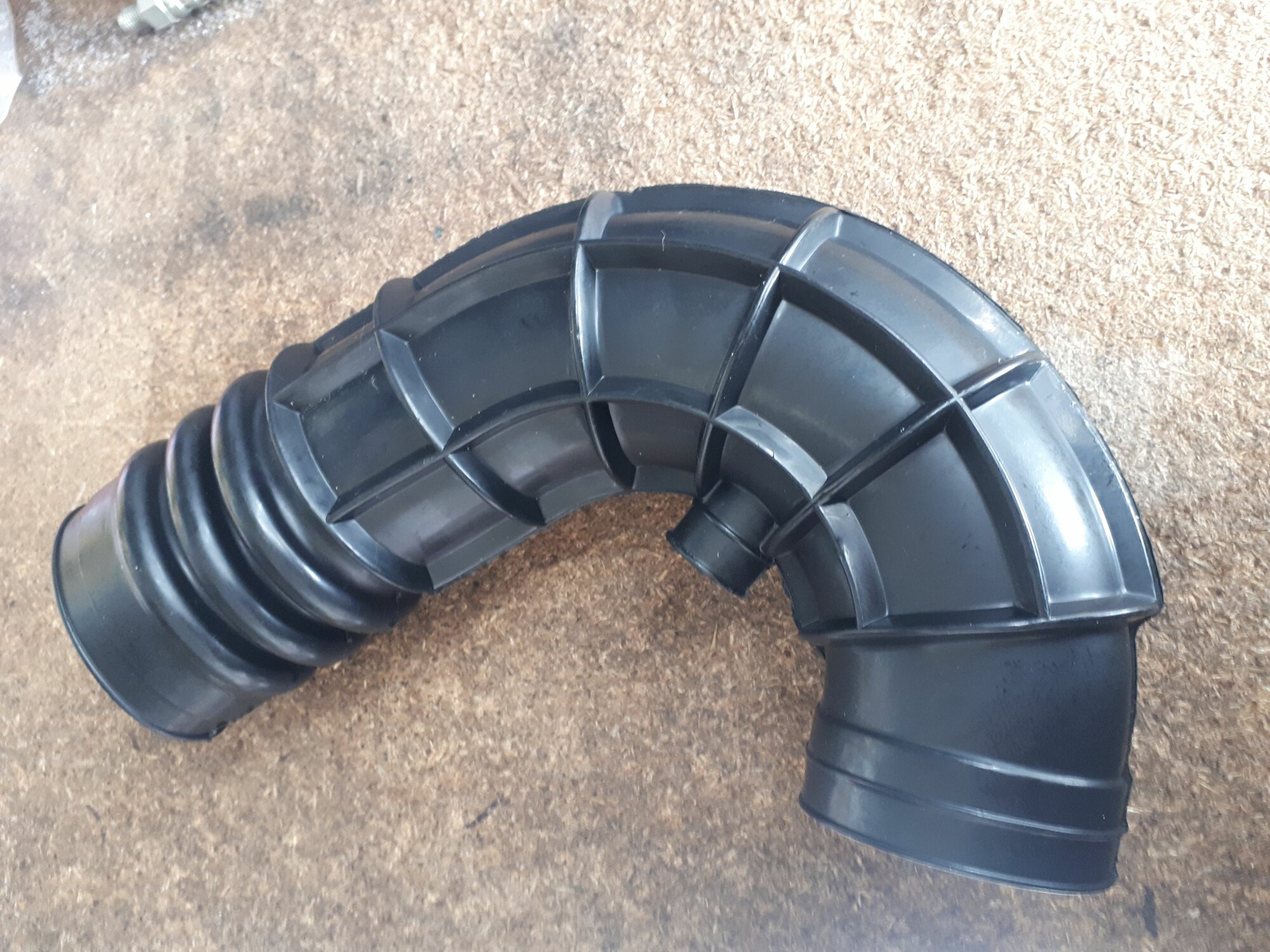 Патрубок воздушного фильтра 2112, (2170)