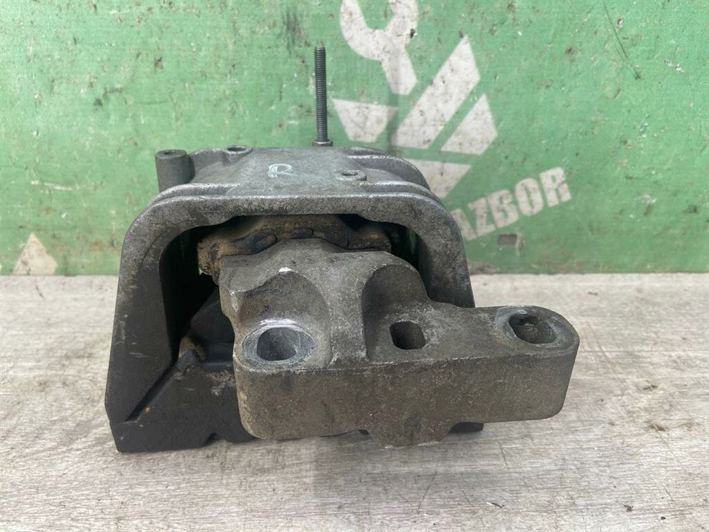 Опора двигателя правая VW Golf 4 Bora 97-05
