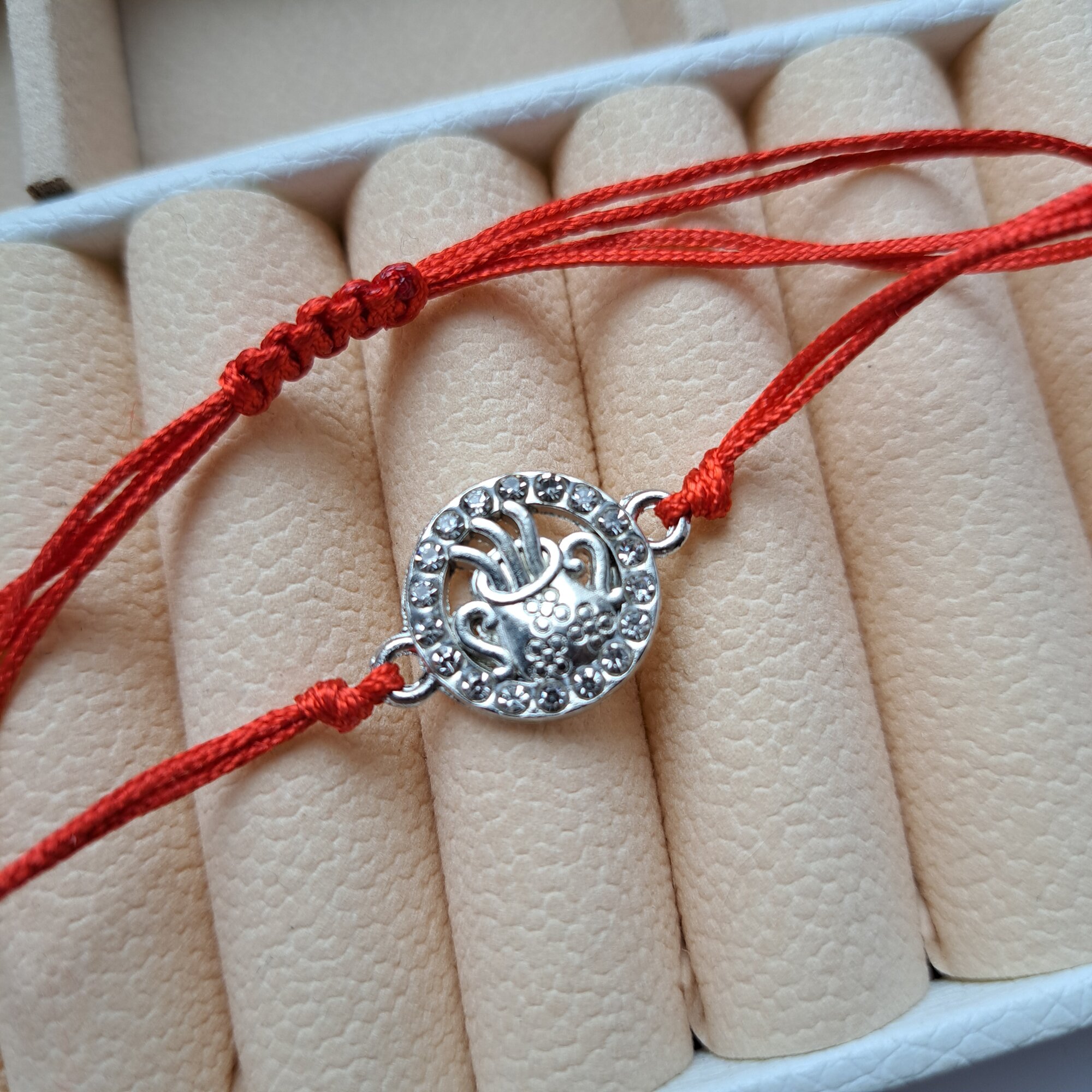 Плетеный браслет