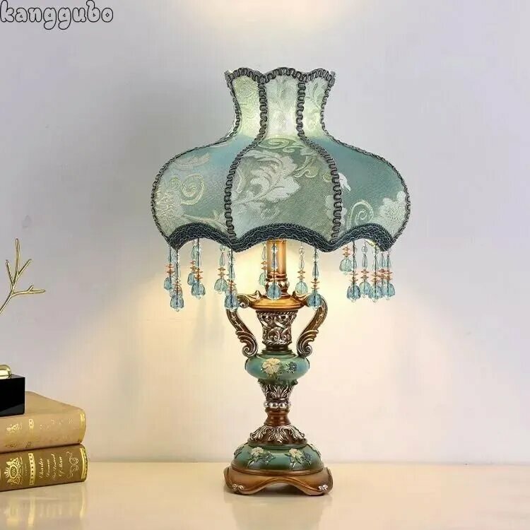 Настольная лампа в европейском стиле в стиле ретро