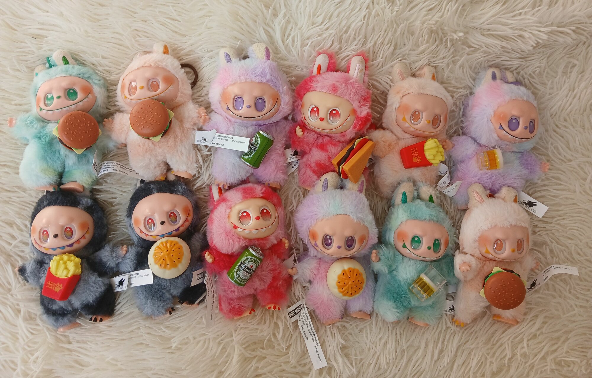 Мягкая игрушка брелок лабубу LABUBU BIG INTO ENERGY с едой рандом