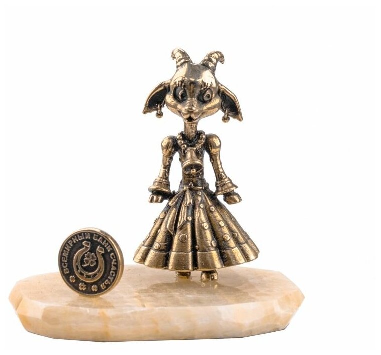 Статуэтка Коза с монетой на подставке (ВхШхД 7см./6см./4см.)