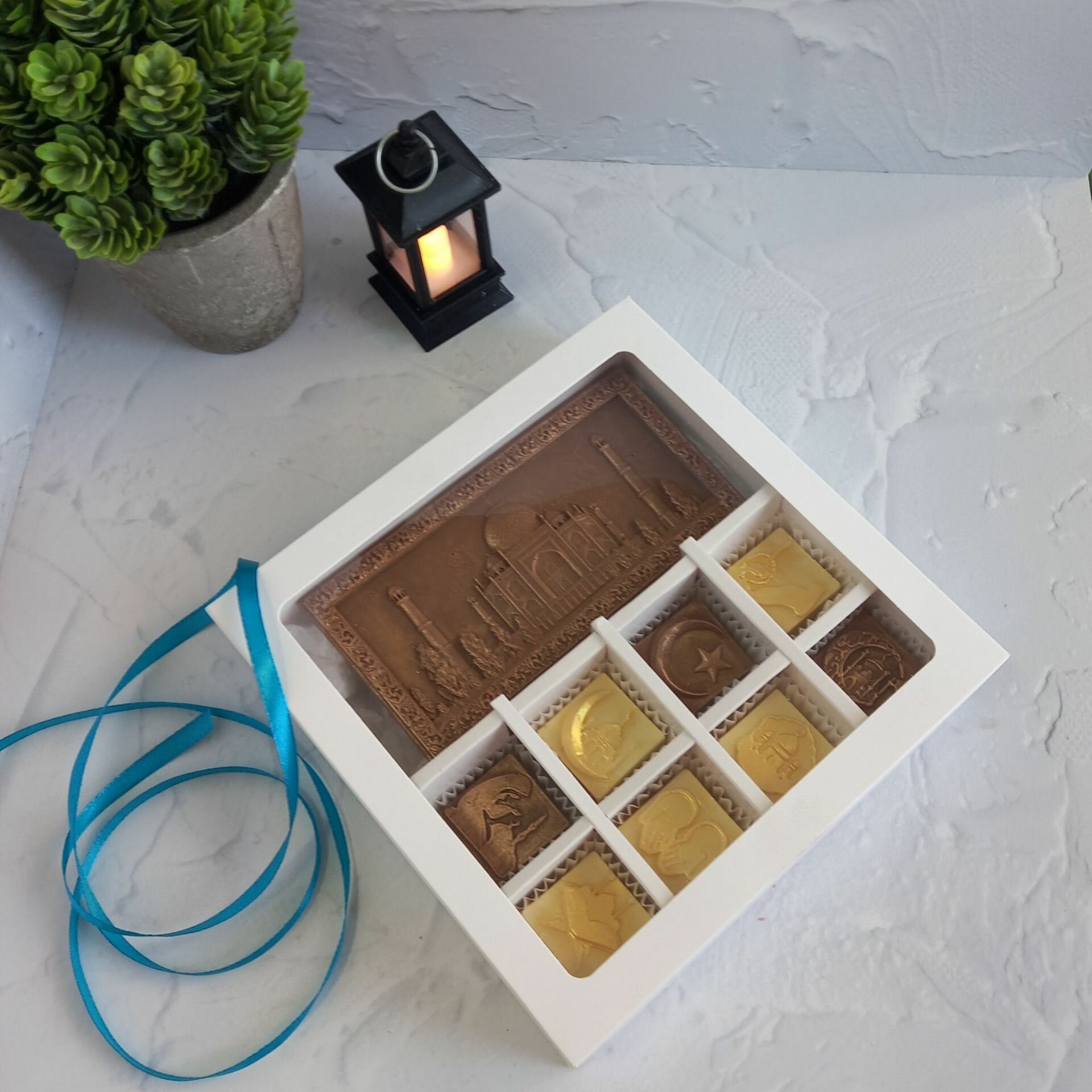 Подарочный набор "Мусульманская Мечеть", молочный и белый шоколад, без ГМО