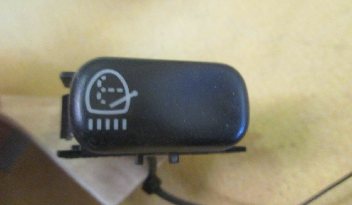 Кнопка многофункциональная W163 M-klasse (ML) Mercedes-Benz A1638202610