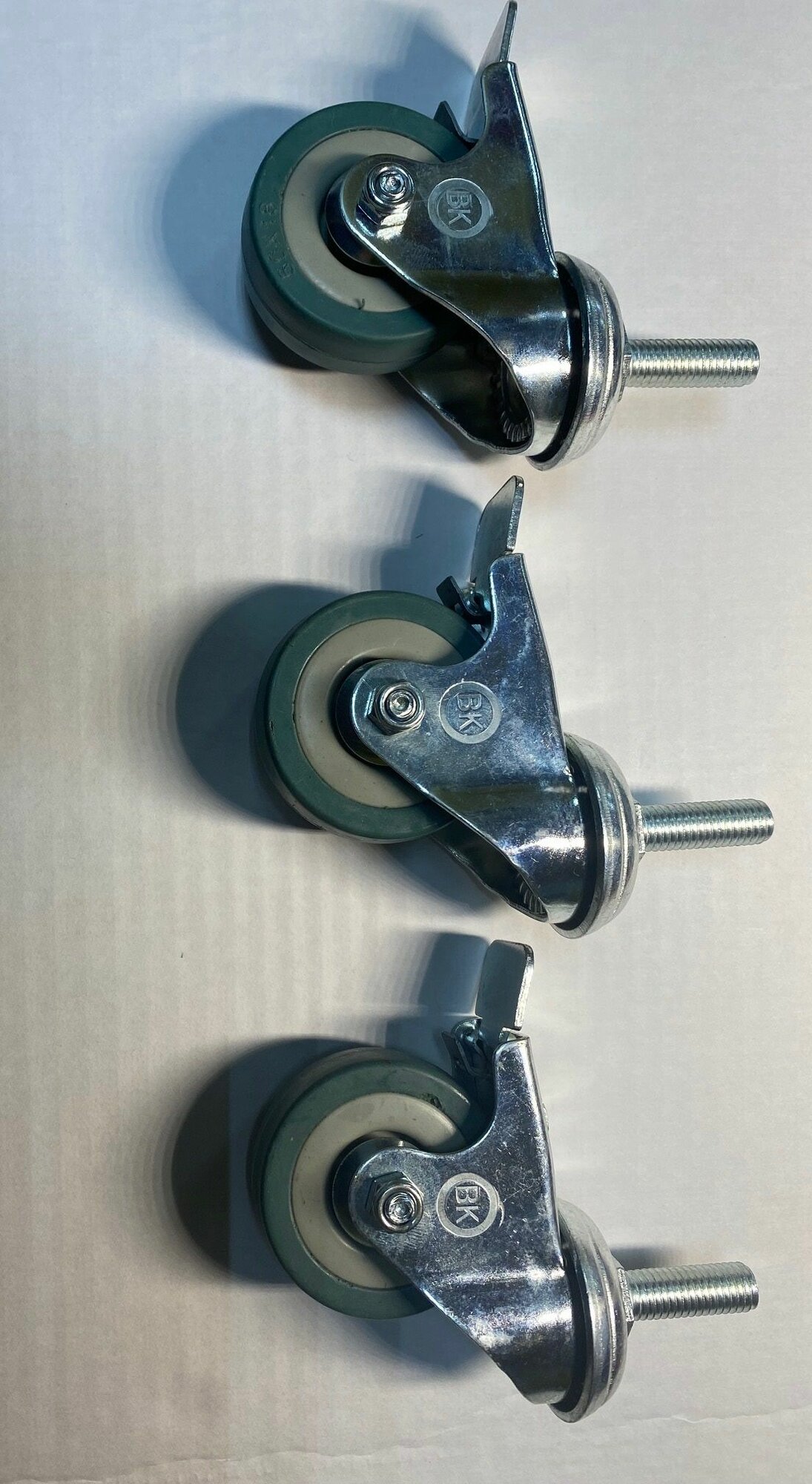 Колесо TvHolder 25-3- SCtgb, с тормозом, 30 кг, внешний диаметр 50 см, цвет серый