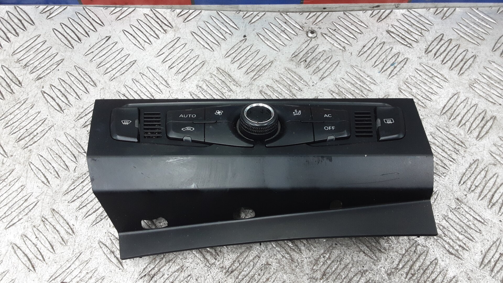 Блок управления печки и климат-контроля AUDI A4 B8, Номер 8T2820043AD