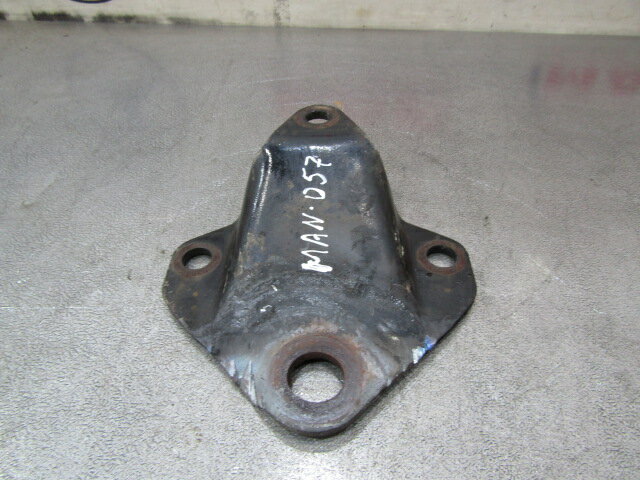 Кронштейн рессоры передней оси передний MAN TGA, TGX, TGS