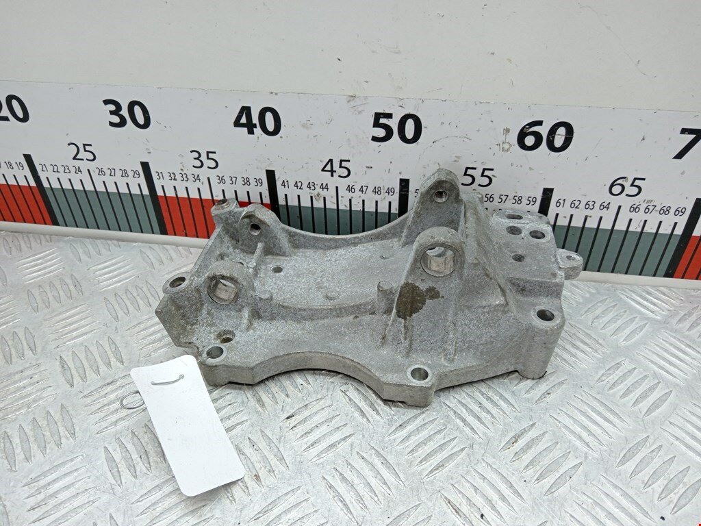 Кронштейн генератора Peugeot 407 5706J8 арт. 2082145