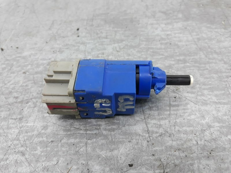 Концевик педали сцепления Renault Sandero 5S 253255192r