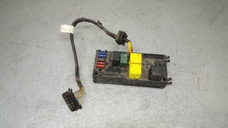 Блок предохранителей салонный Mercedes-Benz 0025451901