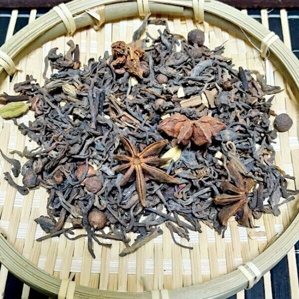 Чайный купаж Масала на основе чёрного шу пуэра 50г