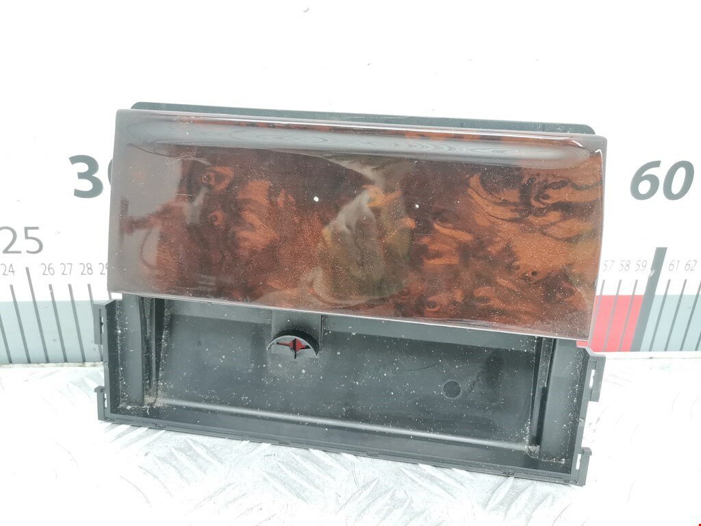 Урна автомобильная Audi A8 D2 4D0857951B арт. 1839136
