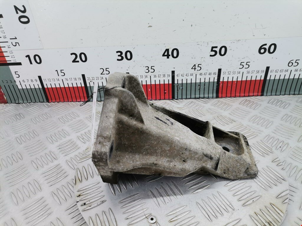 Кронштейн (крепление лапа) двигателя Land Rover Range Rover Sport 1 4H226061AA арт. 1840763