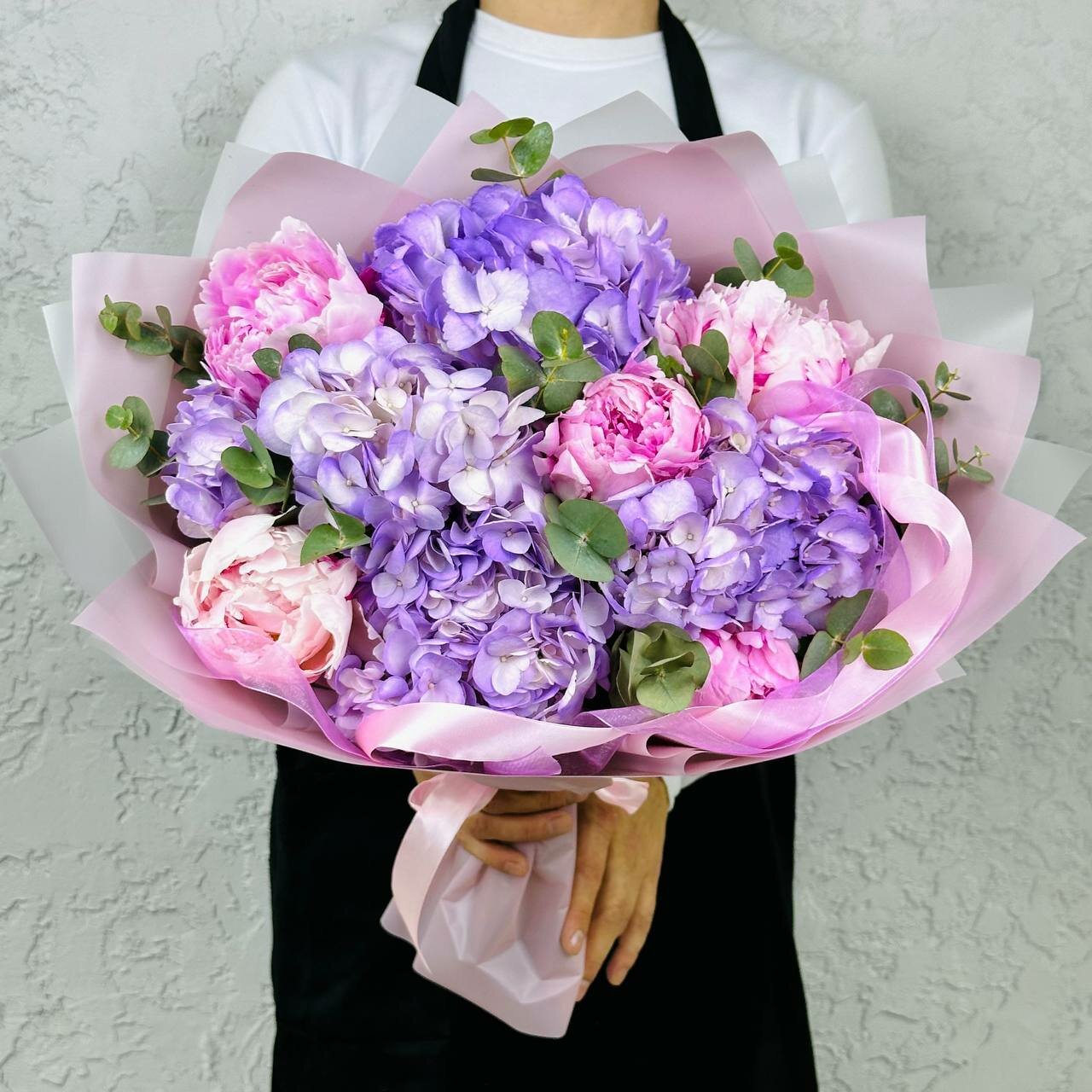 Букет из гортензий и ароматных пионов с эвкалиптом. Rybe-flowers.