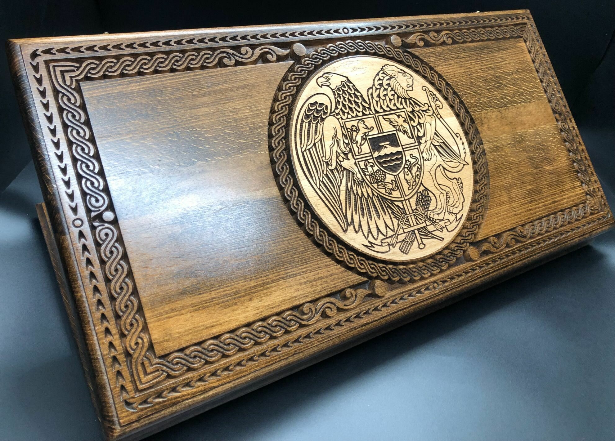 Нарды резные авторские "Герб Армении" большие 60х60 см