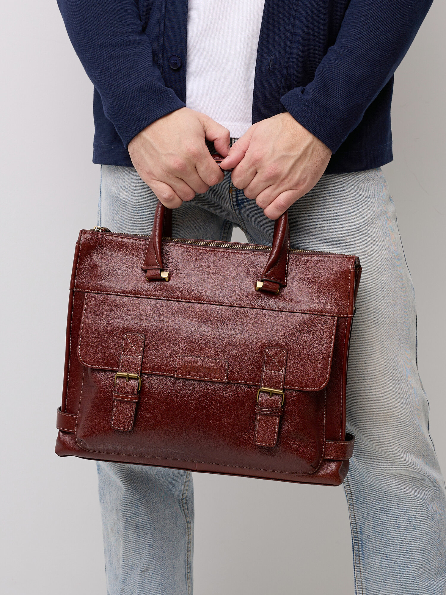 Сумка Удобная качественная сумка на все случаи жизни .Удобная на работу , в офис и на прогулку вечером, в поездку.