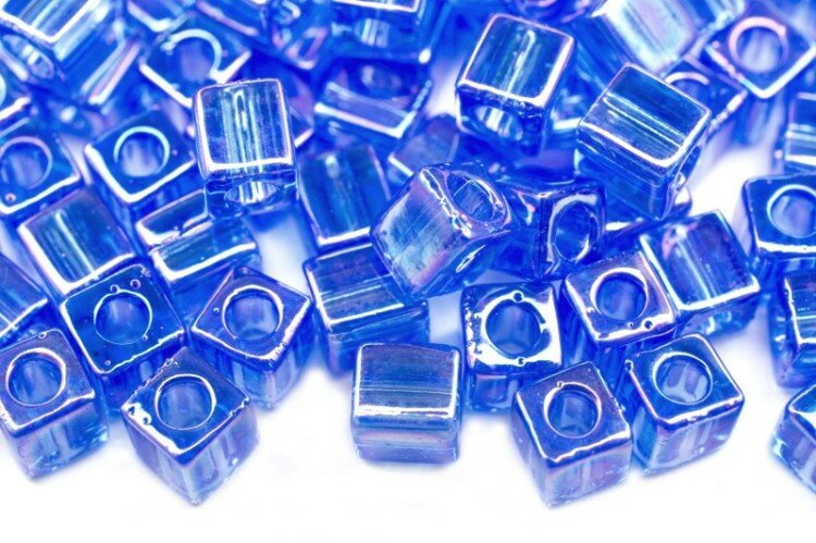 Бисер японский Miyuki Cube кубический 4мм #0290 сапфир радужный прозрачный, 10 грамм