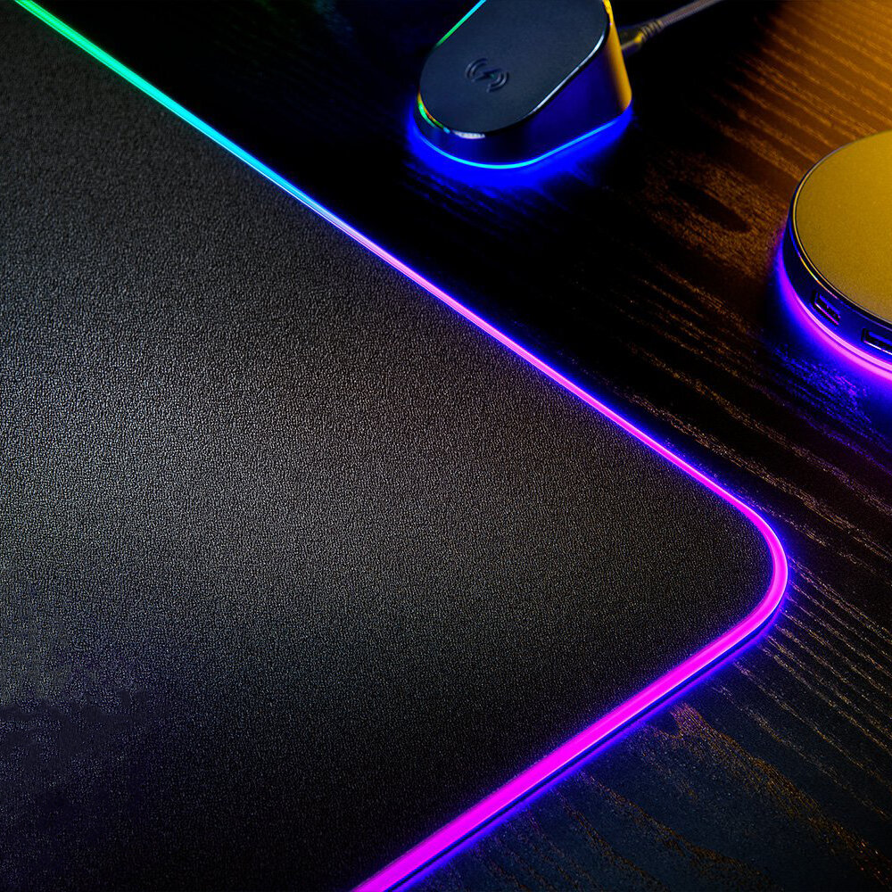 Коврик для мыши Razer Strider Chroma — фото 1