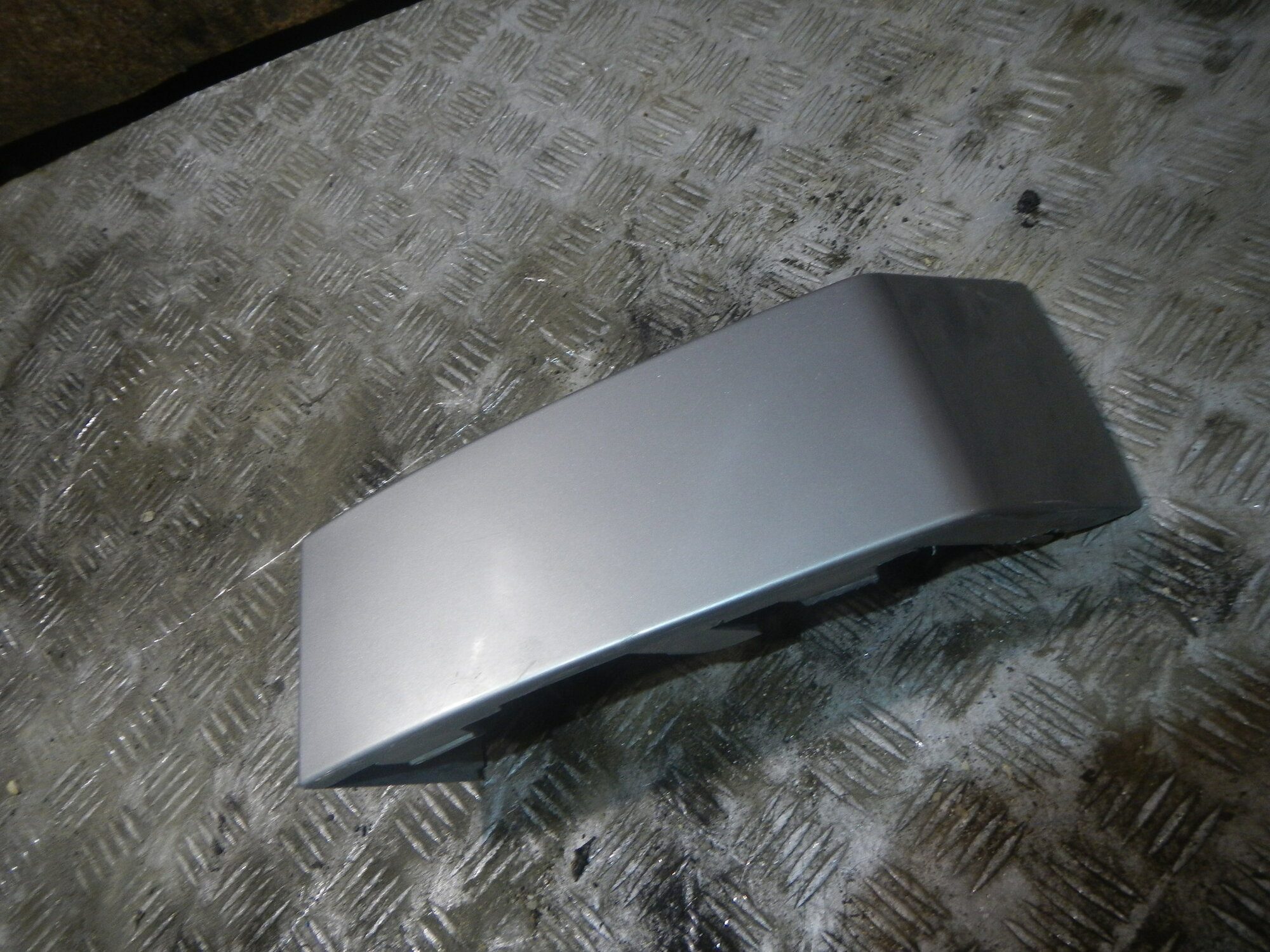 Б/У Планка под фонарь левая, Volvo (Вольво)-XC90 (02-) VOLVO XC90 (02-) -07 Царапины. 542522 VOLVO арт. 8620819