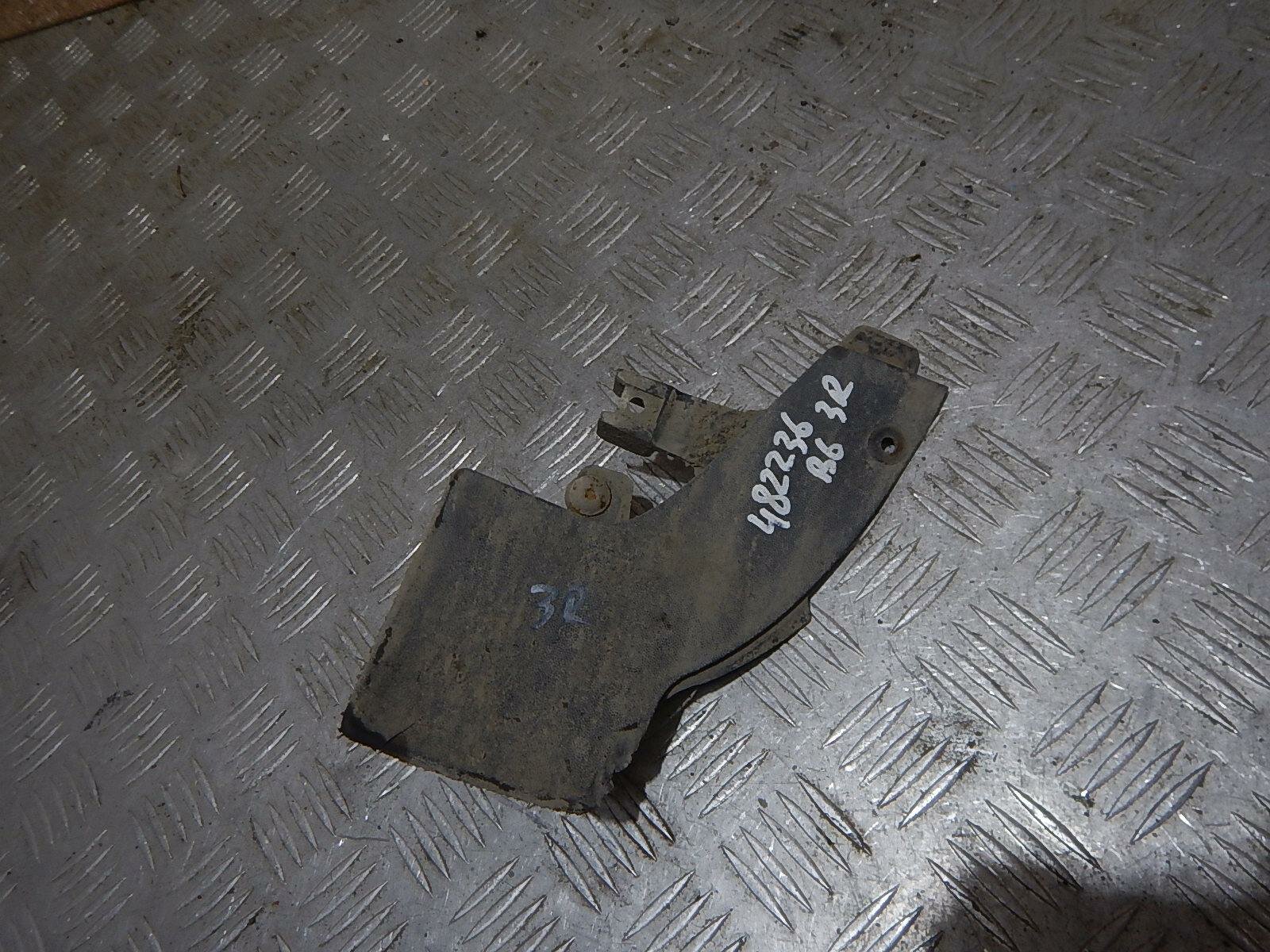 Б/У Брызговик задний правый, Volkswagen (Фольксваген)-PASSAT B6 (05-10) VOLKSWAGEN PASSAT B6 (05-10) перед колесом Задиры...