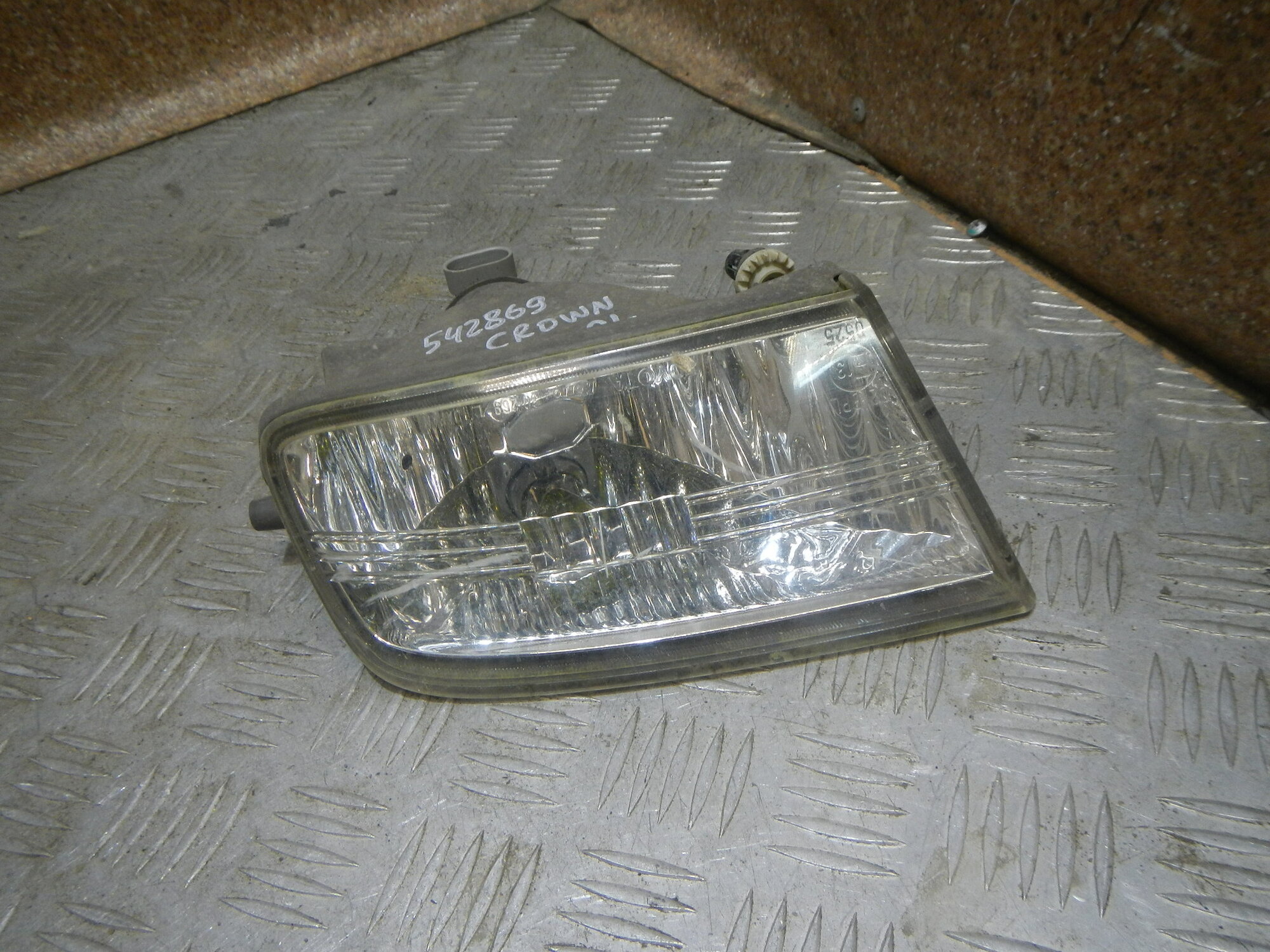 Б/У Фара противотуманная левая, Toyota (Тойота)-CROWN MAJESTA S150 (95-99) TOYOTA CROWN MAJESTA S150 (95-99) 99-05 Мелкие...