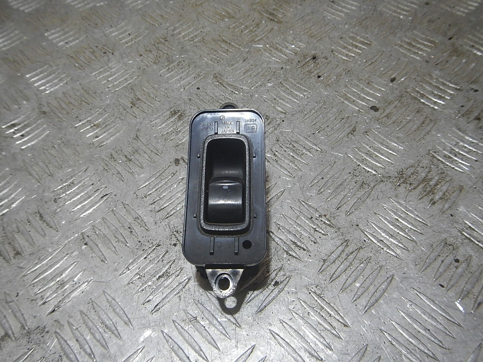 Б/У Кнопка стеклоподъемника, Subaru (Субару)-LEGACY (B13) (03-09) SUBARU LEGACY (B13) (03-09) Передняя правая Без видимых...