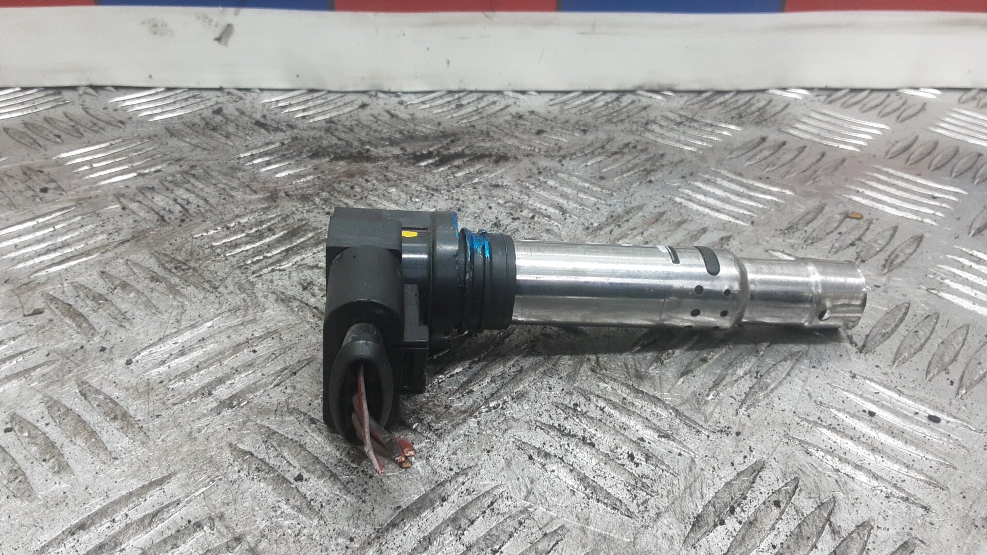 Катушка зажигания бензиновая VOLKSWAGEN GOLF 4, Номер 036905100D