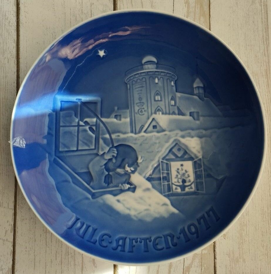 Рождественская тарелка Royal Copenhagen 1977