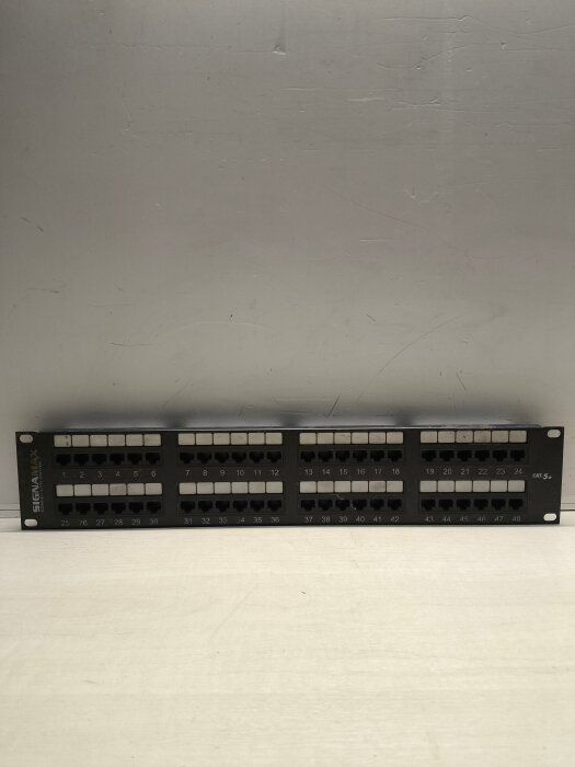 Патч панель Signamax – 48-Port CAT 5E Patch Panel T568A/B Wiring