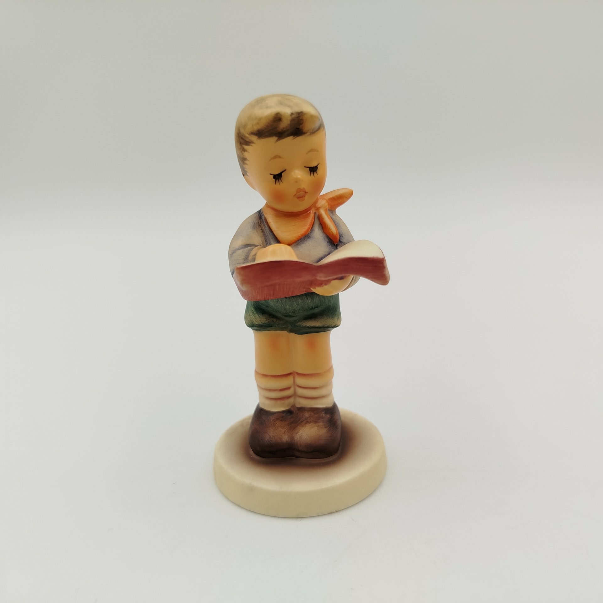 Статуэтка "Почетный студент", M.I. Hummel Membership, фарфор, роспись, Goebel, Германия