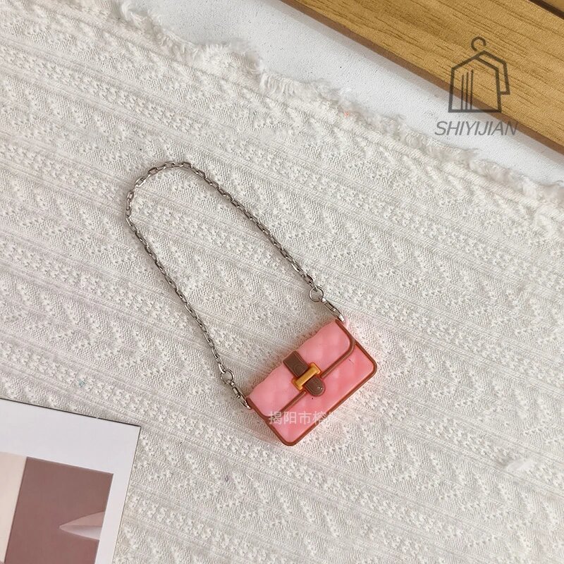 Аксессуары для куклы 30 см: футболка, куртка, брюки Handbag