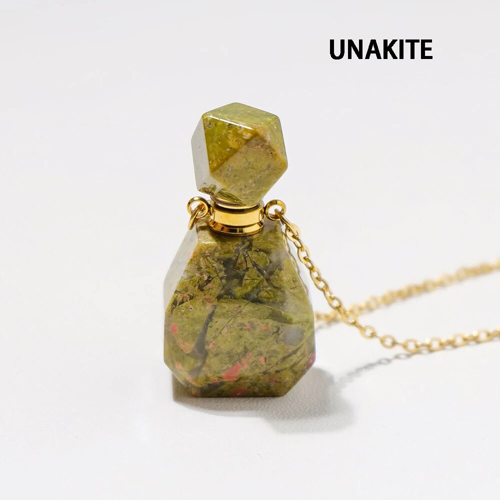 Кулон из унакита на серебряной цепочке