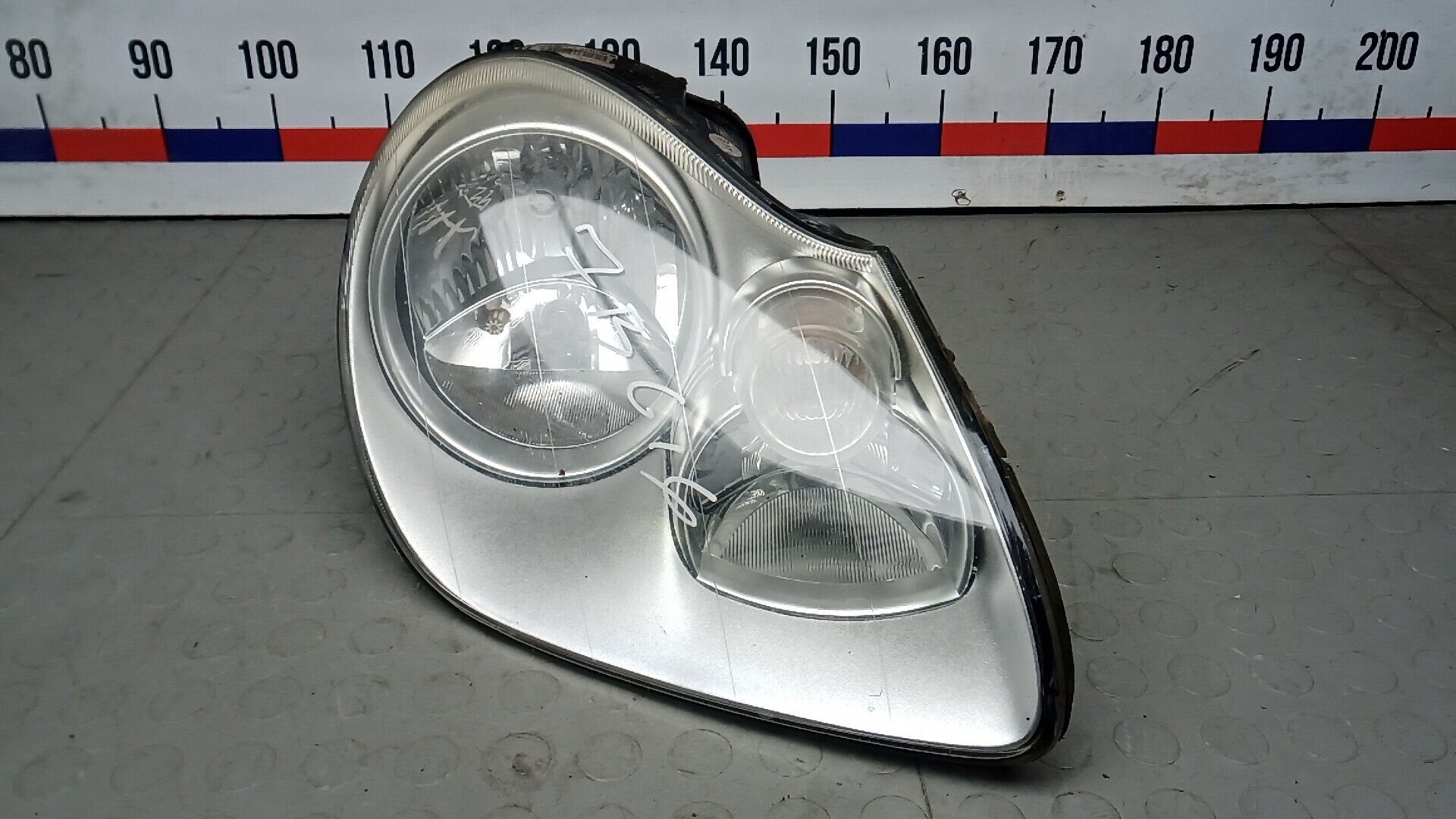 Фара правая PORSCHE CAYENNE 1