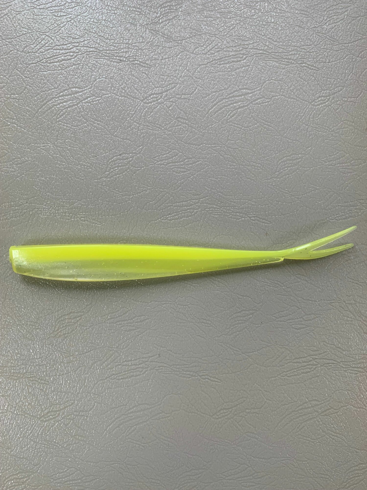 Мягкая крупная силиконовая приманка для рыбалки Pike Slag 21см (свимбейт/ джеркбейт), Лимон (Сhartreuse), 1 шт.