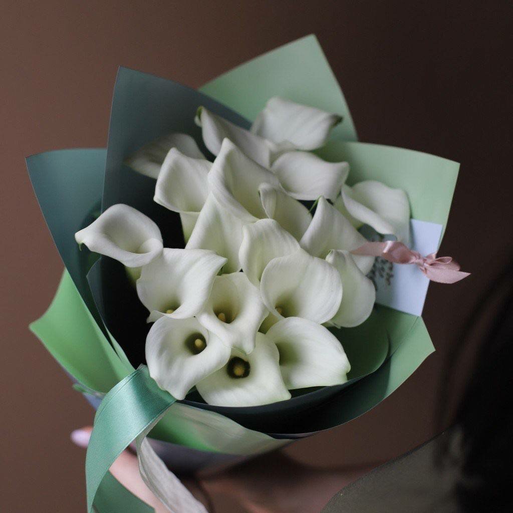 Премиум букет из белых калл, премиум цветы, шикарный, красивый букет цветов, каллы.