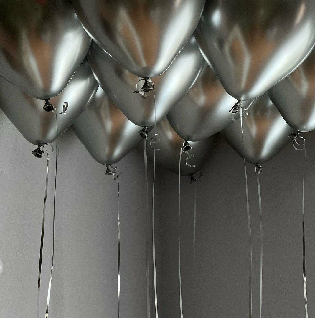 Гелиевые шары под потолок для стильного декора «Серебряное облако»