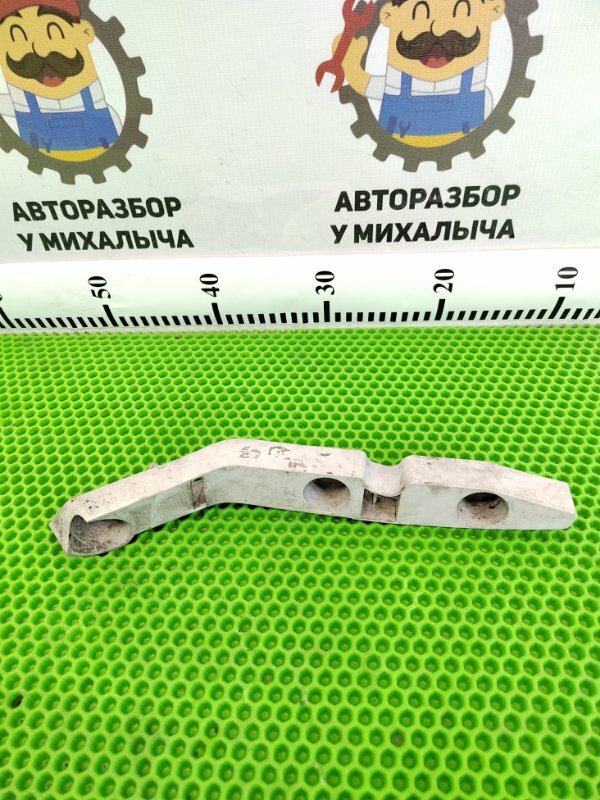 Кронштейн бампера Ford Focus CB4 1.8 QQDB 2007 перед. лев. (б/у)