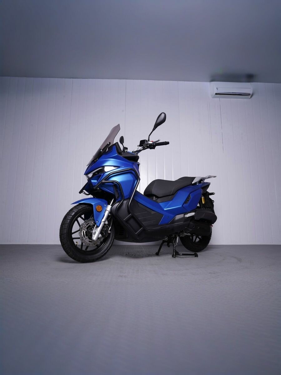 Максискутер SPRMOTORS TRAVEL MAX, 180см3, 17 л. с. Без ПТС (49cc), в заводской упаковке