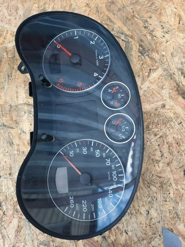 Панель приборов (щиток) Audi A3 8P рест. 2006 8P0920900K