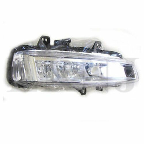 Фара противотуманная в передний бампер (правая) EVOGUE Land Rover lr077887