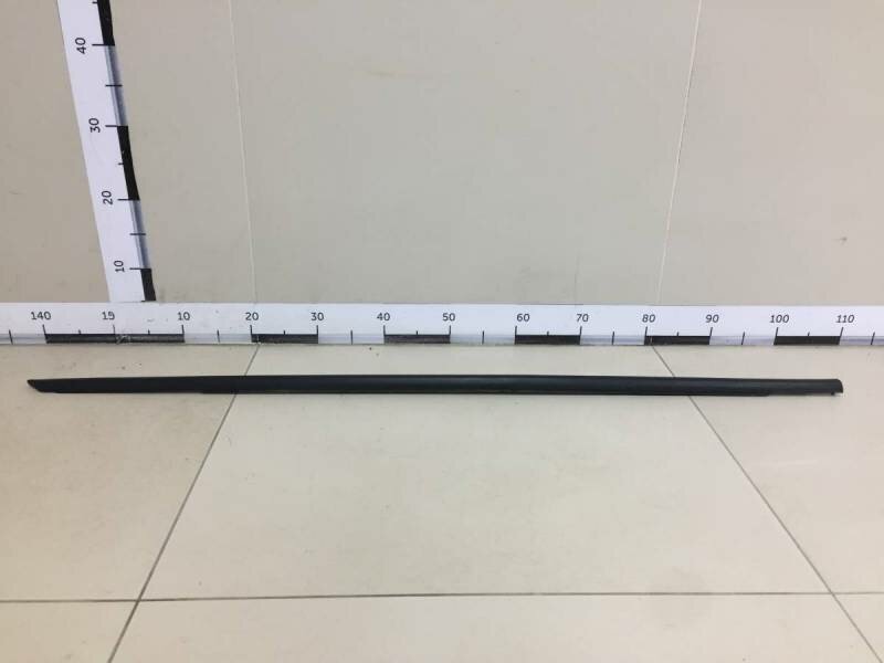 Уплотнитель стекла двери Skoda Kodiaq 2016 кат.номер: 565837478