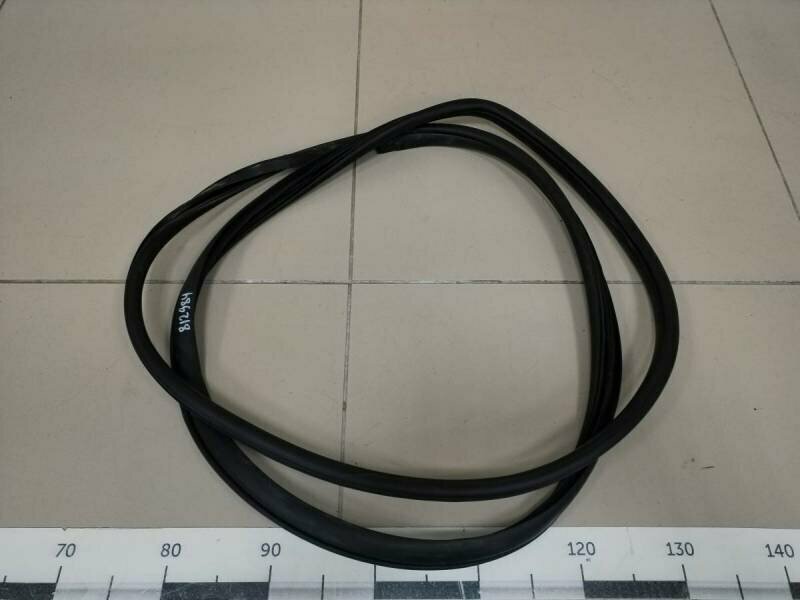 Уплотнитель проема двери задней левой Kia Sorento XM 2009 кат.номер: 831102P000