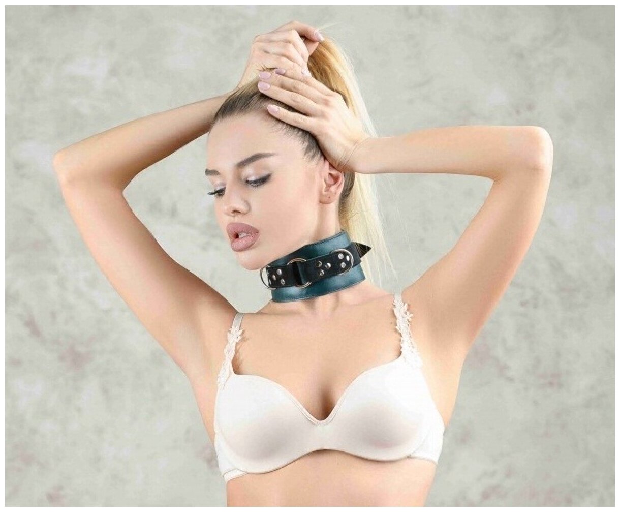 Ошейник из натуральной кожи цвета изумруд с черными замшевыми вставками BDSM Арсенал