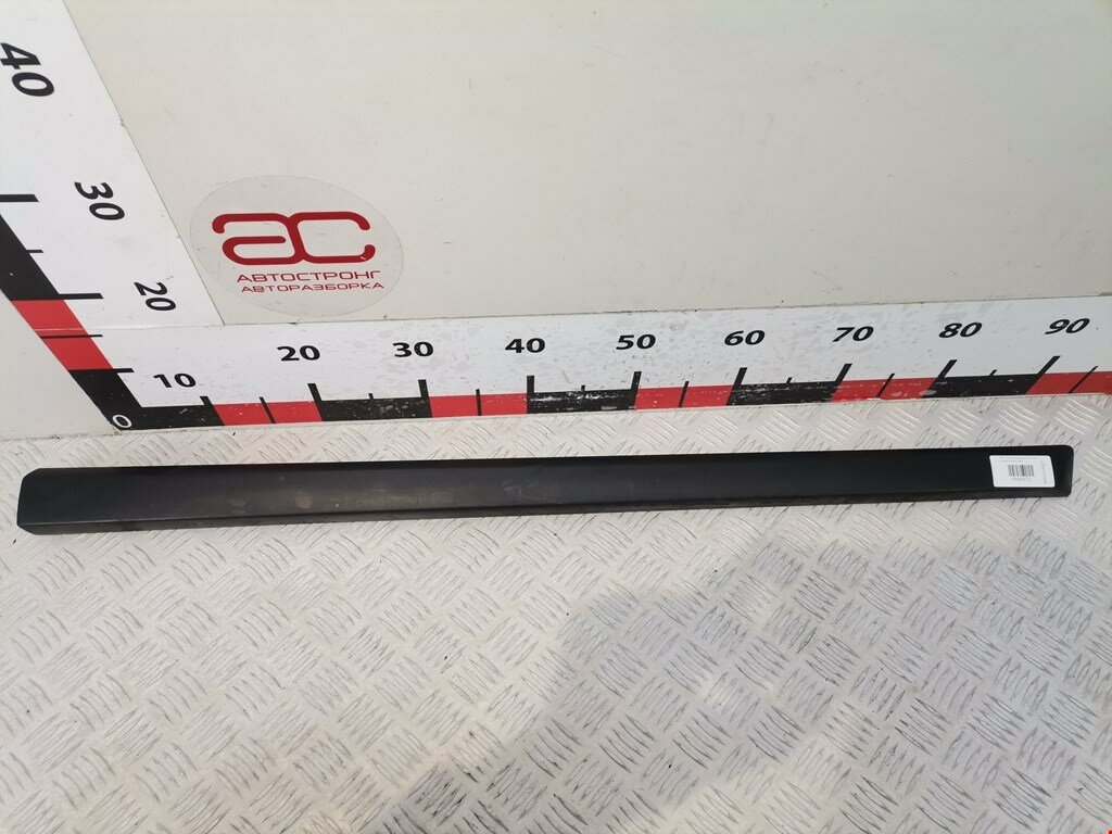 Накладка (молдинг) двери передней правой Renault Logan 2 808201969R арт. 1650372