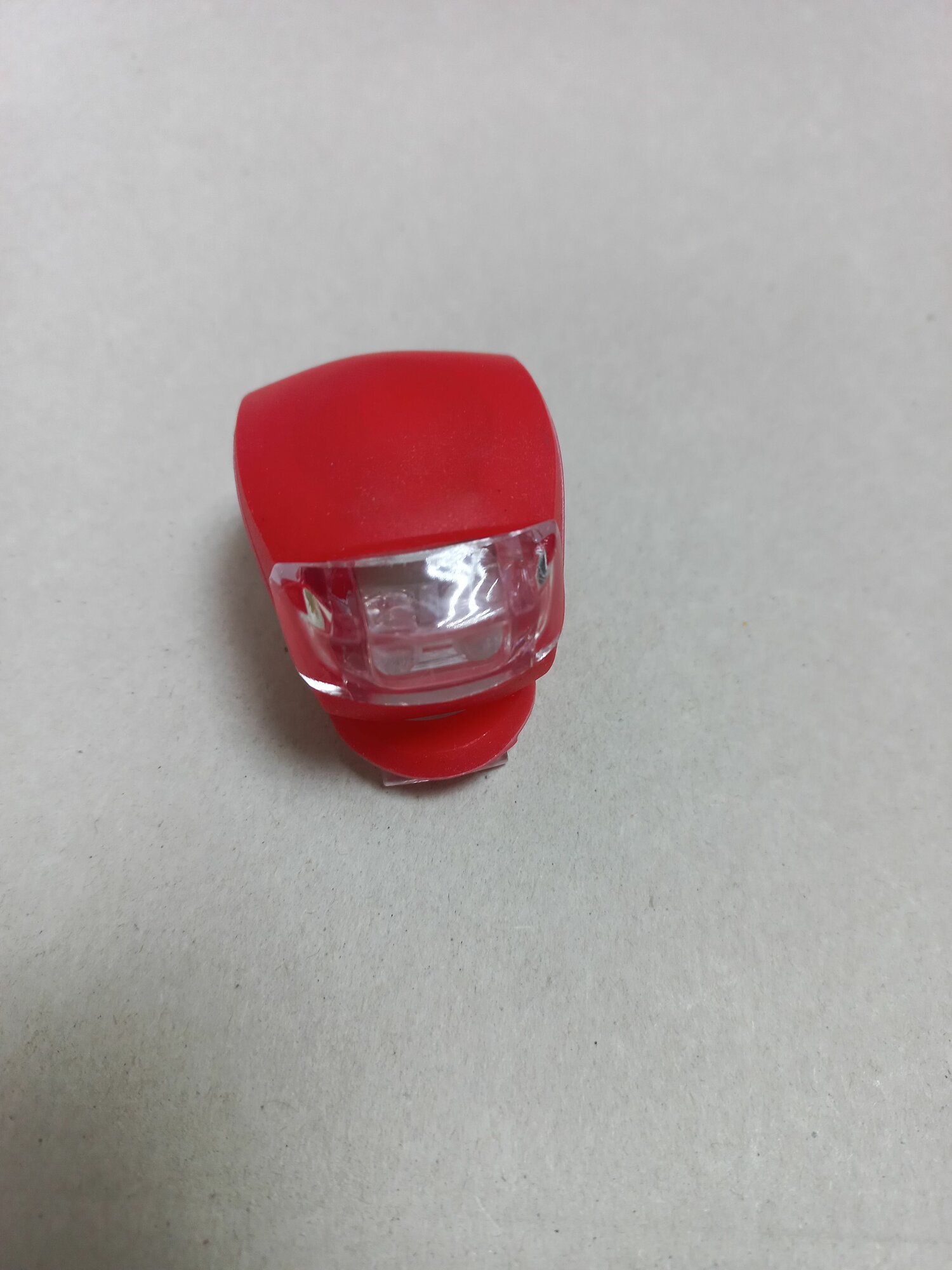 Фонарик велосипедный водонепроницаемый.