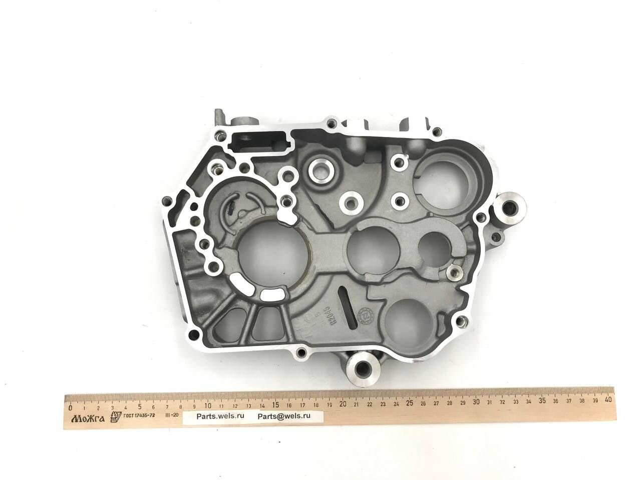 Картер правый YX140