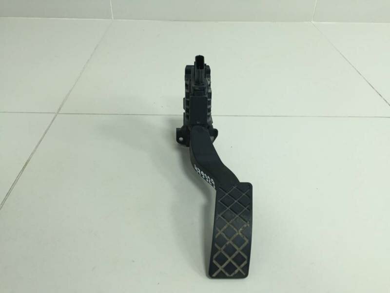 Педаль газа Skoda Octavia A7 2013 кат.номер: 5Q1723503H