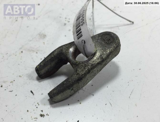 Скоба (кронштейн) крепления форсунки Renault Scenic 2 (2003-2009)