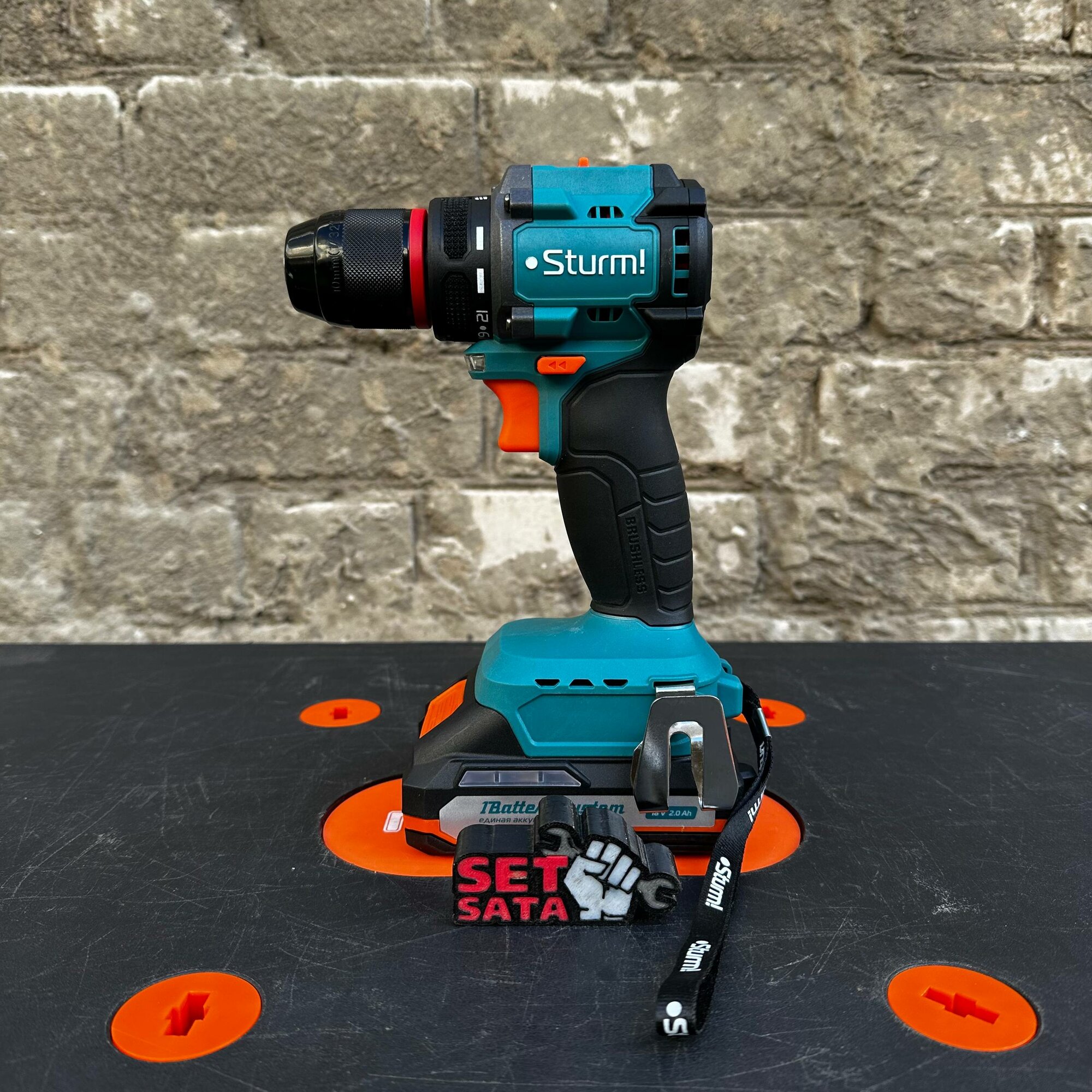 Дрель аккумуляторная Sturm 18В, 1BatterySystem, 60Нм, 2x2.0Ач, кейс